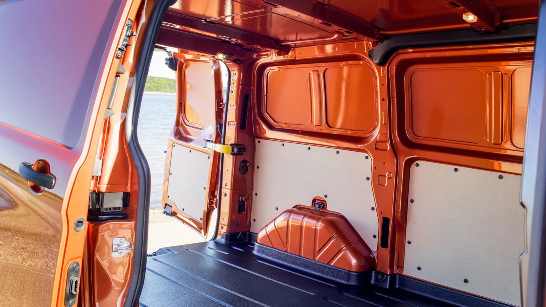 Ford Transit Custom | England, Nationwide | Hartwell