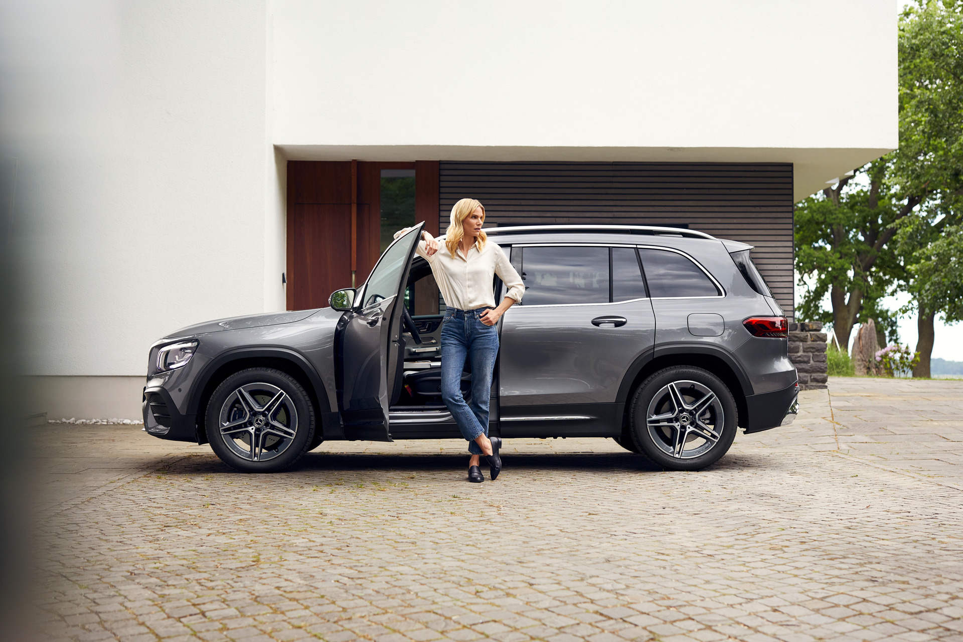 New Mercedes-Benz GLB | Mercedes-Benz GLB Deals | JCT600