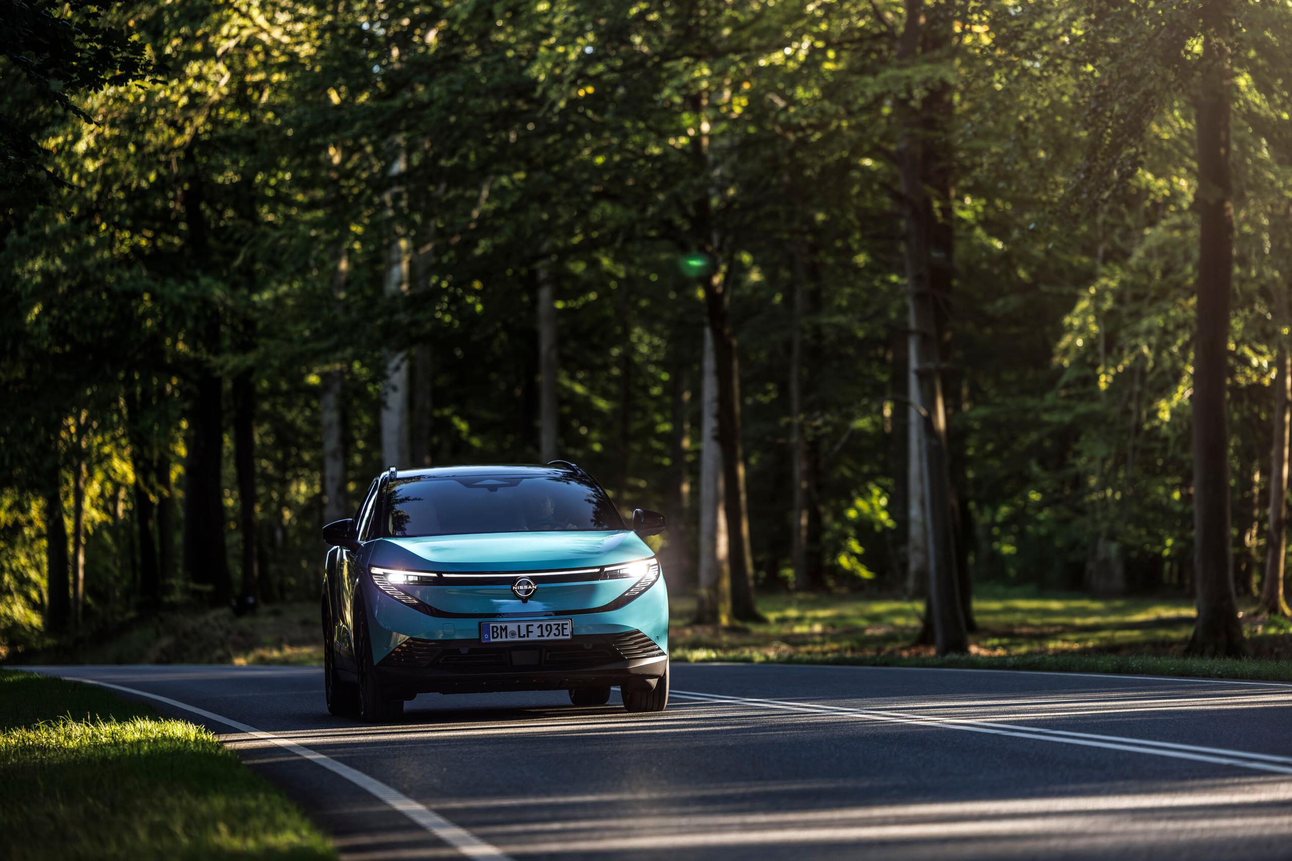 Nissan | All-New LEAF hits the road!