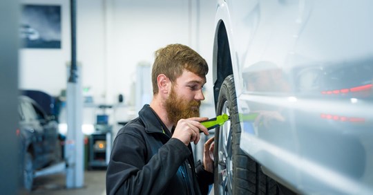 Guide To Electric Car Servicing | JCT600