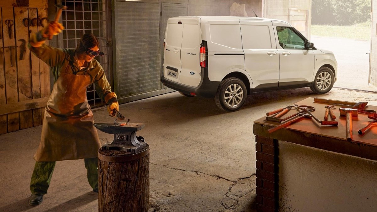 Ford Transit Courier | England, Nationwide | Hartwell
