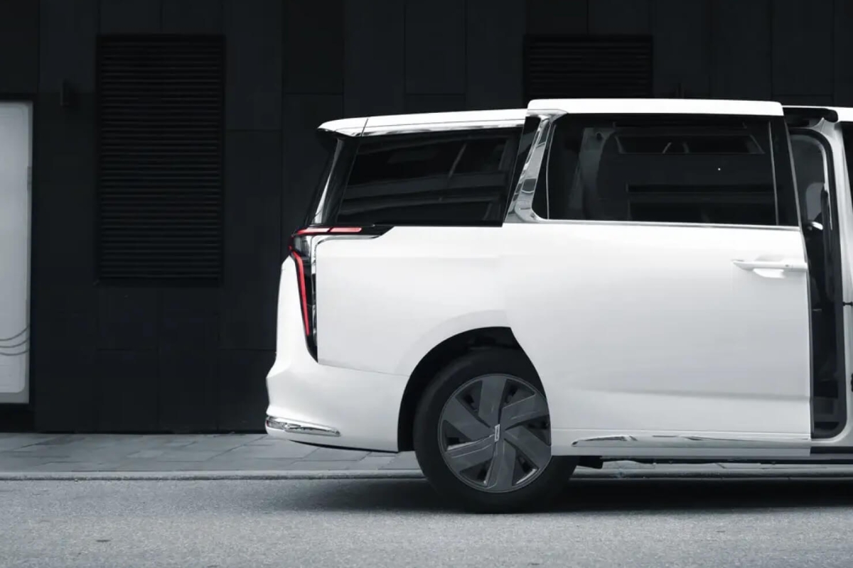 MIFA 9 | MAXUS Electric Vehicles and Vans