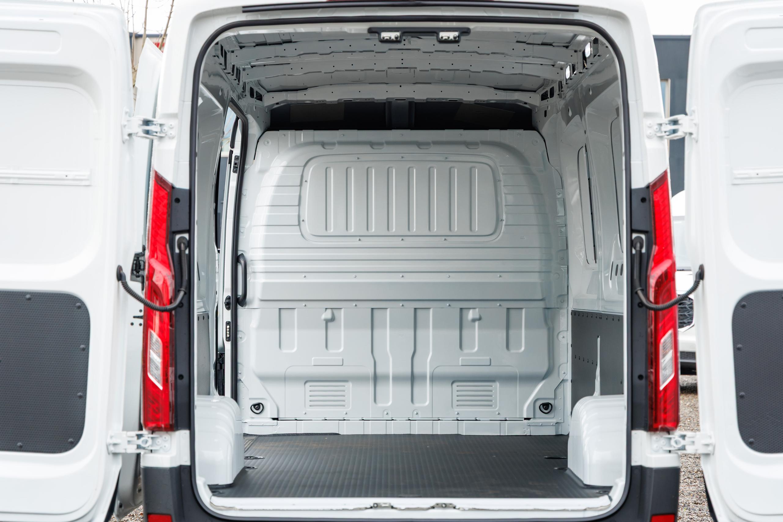 DELIVER 9 | MAXUS Electric Vehicles and Vans | MAXUS Ireland