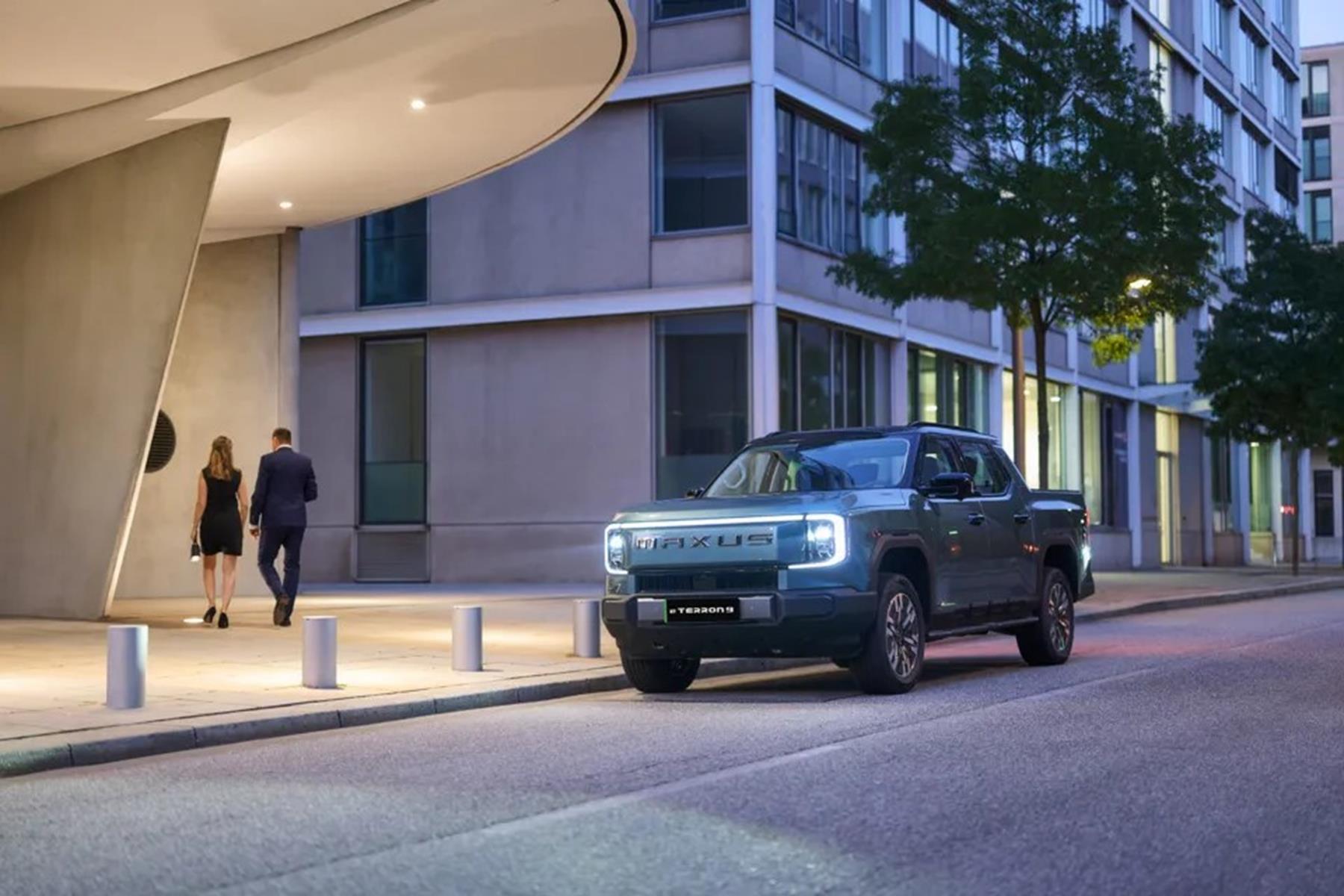 Maxus Unveils Europe's First Fully Electric AWD Pickup