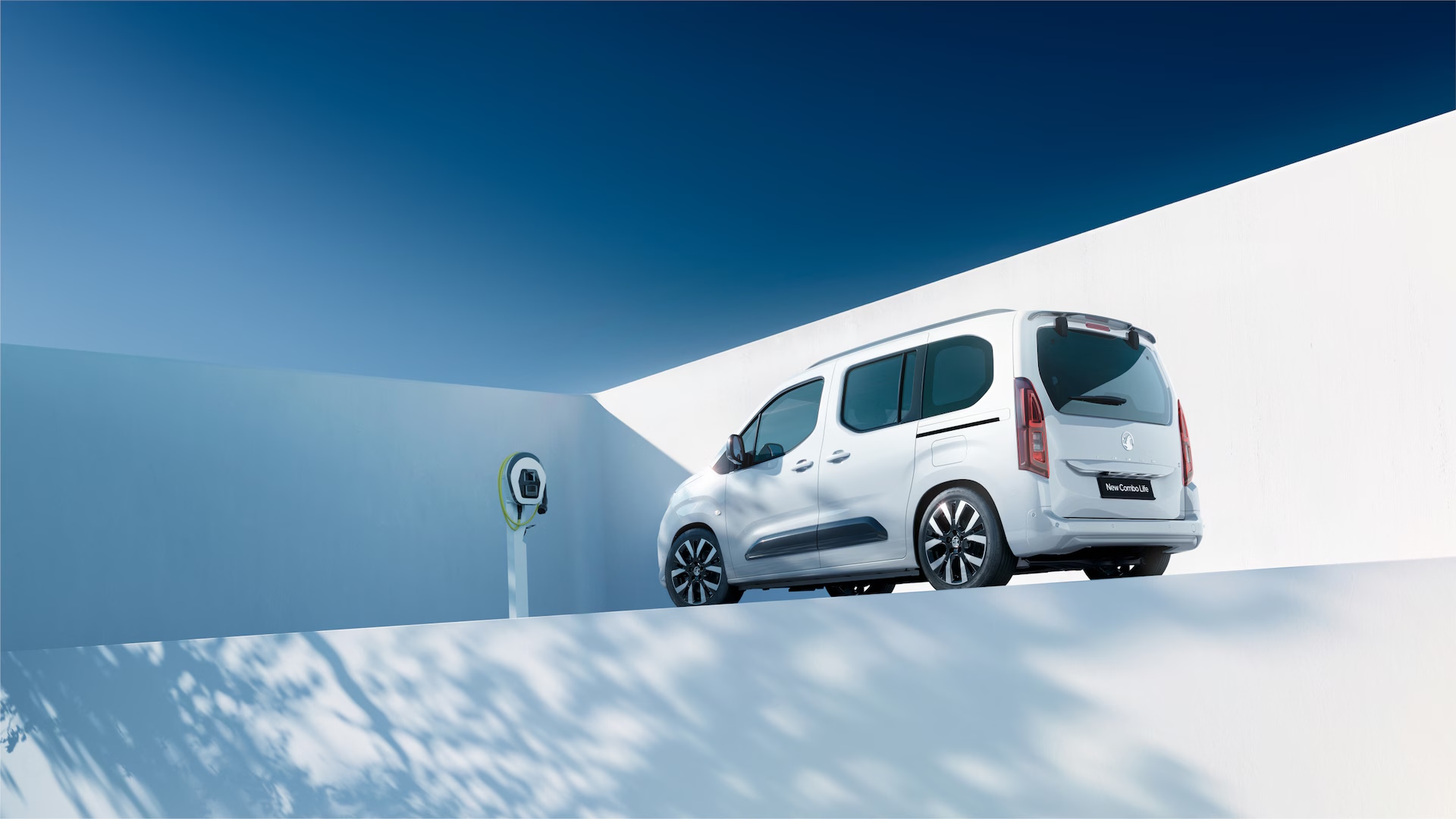 Vauxhall Combo Life Electric | East & West Sussex | Caffyns Group