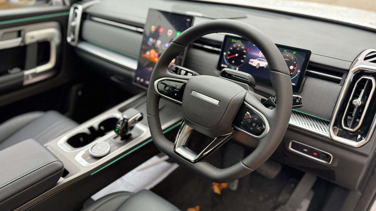 JAECOO J7 – Hybrid SUV with Intelligent 4WD | Hartwell Abingdon, Grimsby & Hereford